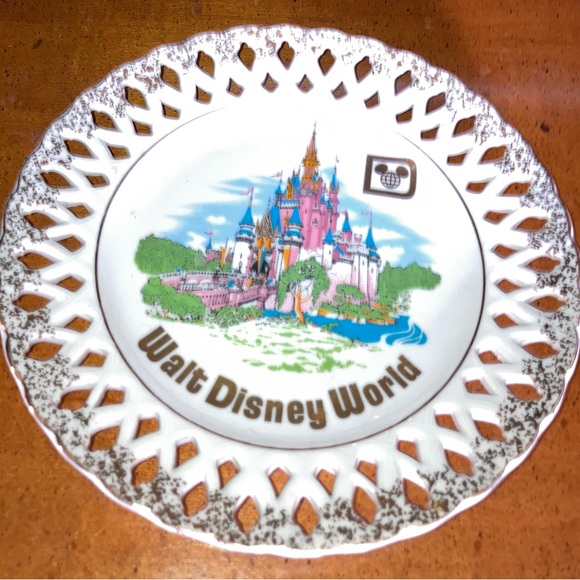 Disney | Wall Decor | Vintage Walt Disney Productions Walt Disney World ...